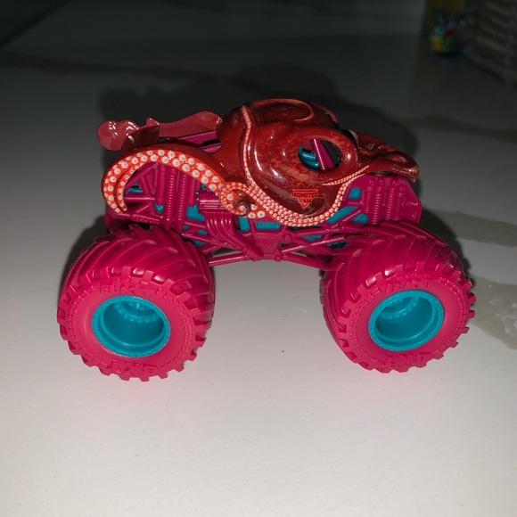 spin master | Toys | Monster Jam 64 Scale Octon8er | Poshmark